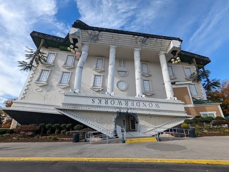 WonderWorks Pigeon Forge - Exploding Travel
