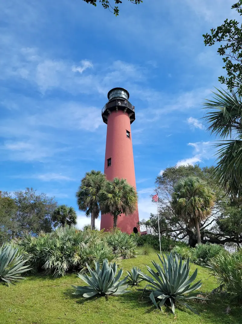 Jupiter Inlet Lighthouse & Museum - Exploding Travel