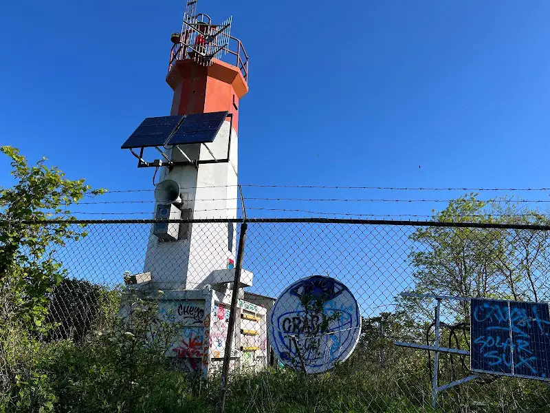 Tommy Thompson Lighthouse - Exploding Travel